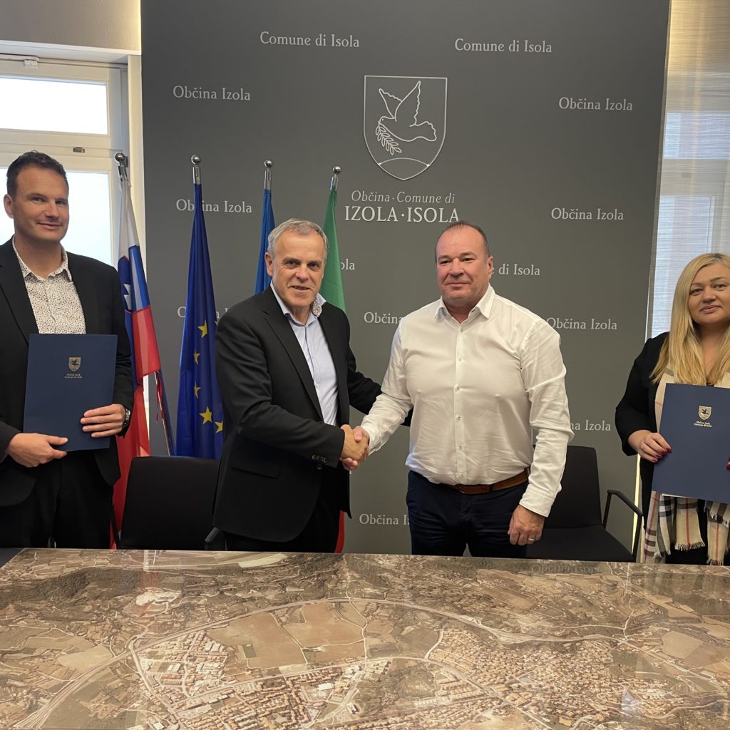 Podpisana pogodba za obnovo južnega dela ribiškega pristanišča v Izoli ... Podpisana pogodba za obnovo južnega dela ribiškega pristanišča v Izoli ...